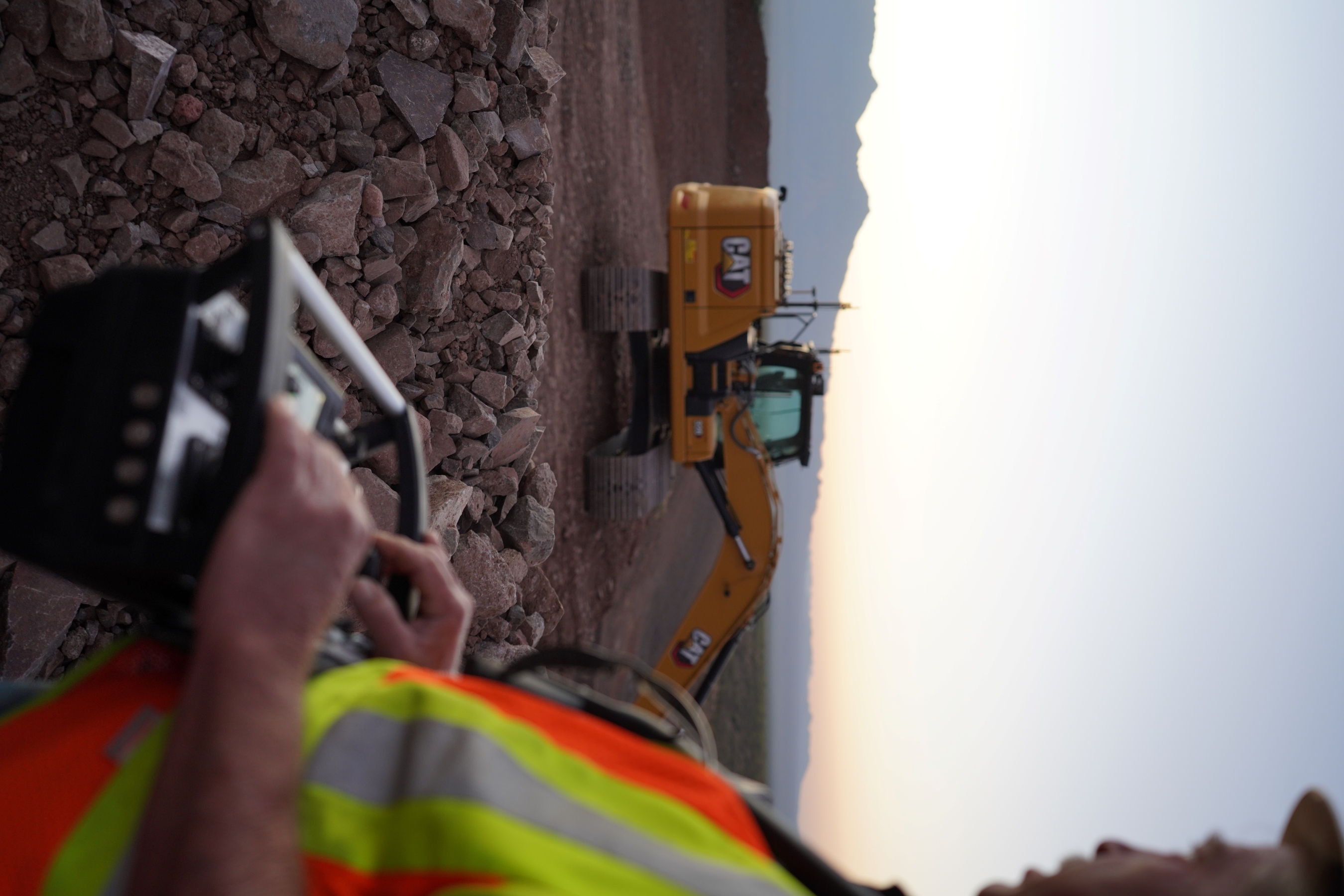 Teknoxgroup.com - COMMAND FOR EXCAVATING